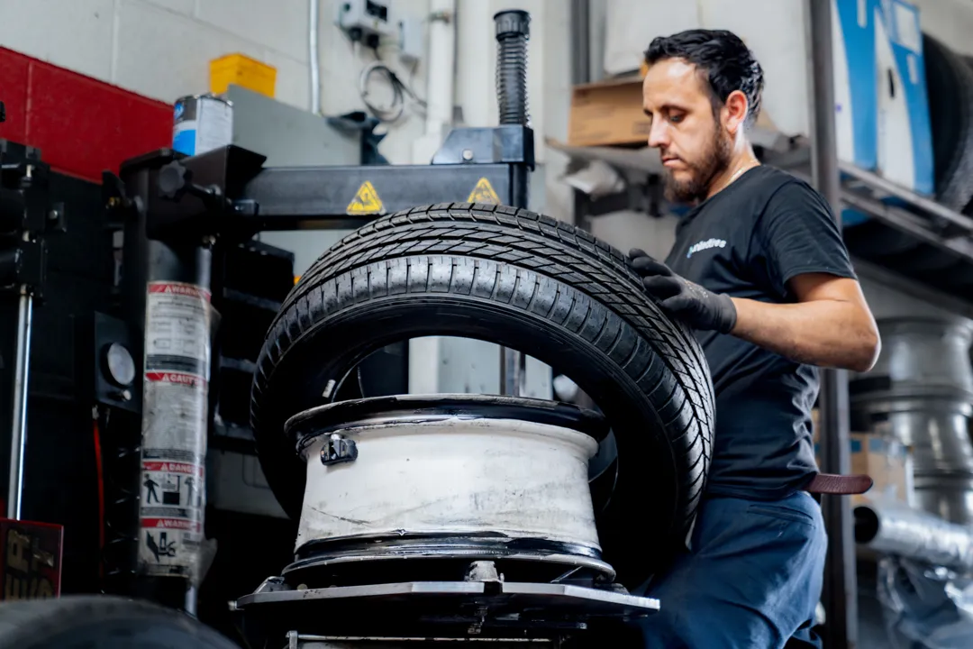 Detailed Explanation of How Car Tires Are Mounted