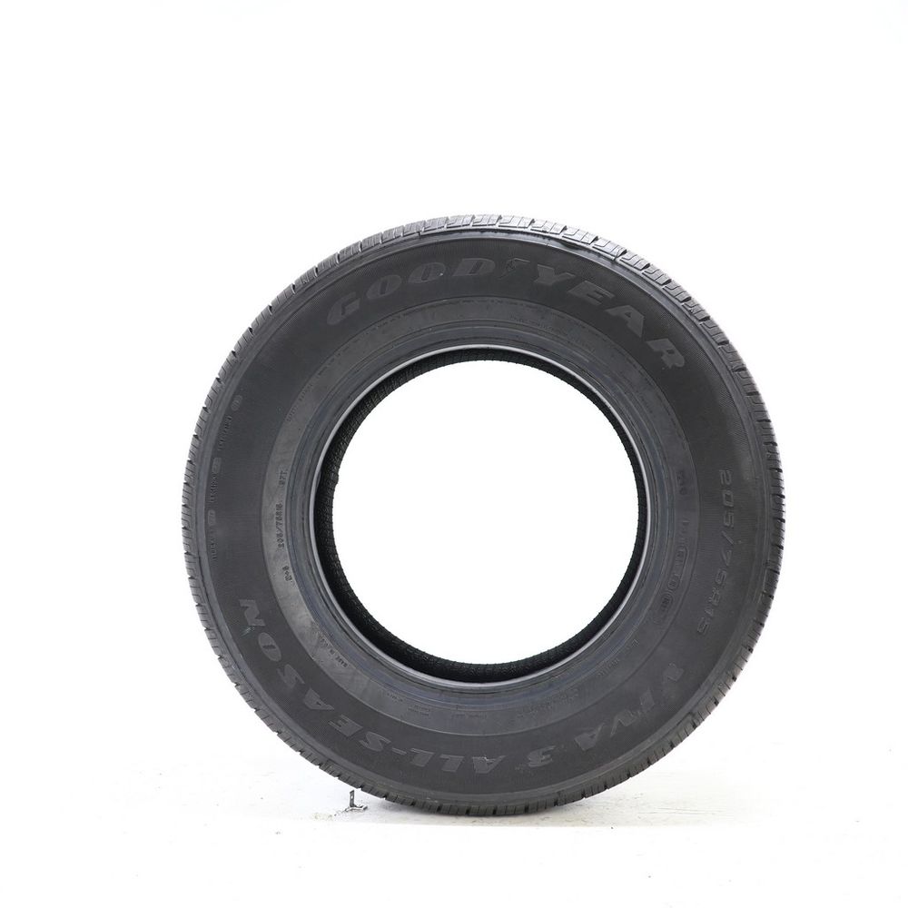 New 205/75R15 Goodyear Viva 3 All Season 97T - 8.5/32 | Utires