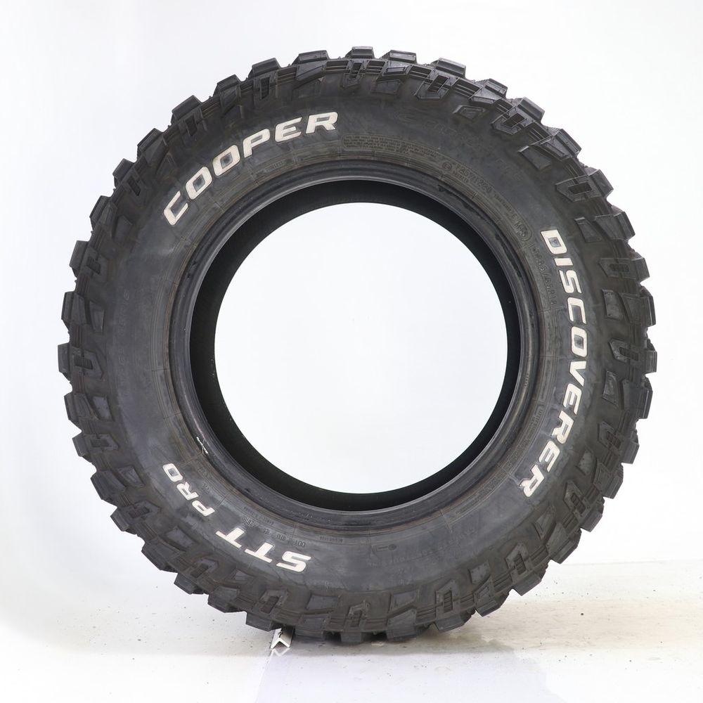Set of (2) Used LT 285/65R18 Cooper Discoverer STT Pro 125/122Q E - 15 ...